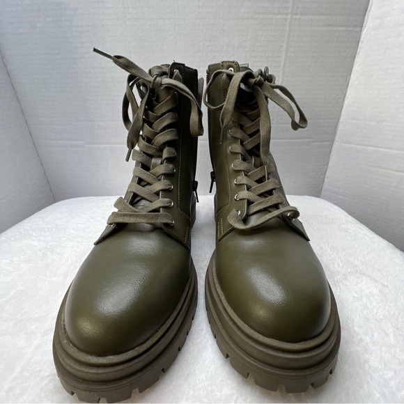 Chelsea & Violet | Shoes | Chelsea Violet Rumi Leather Green Combat ...